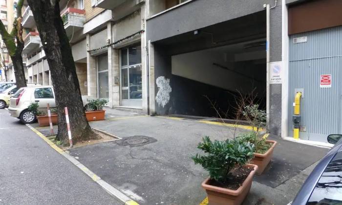 Box/garage/posto auto in Viale Raffaello Sanzio, Trieste - Rexer
